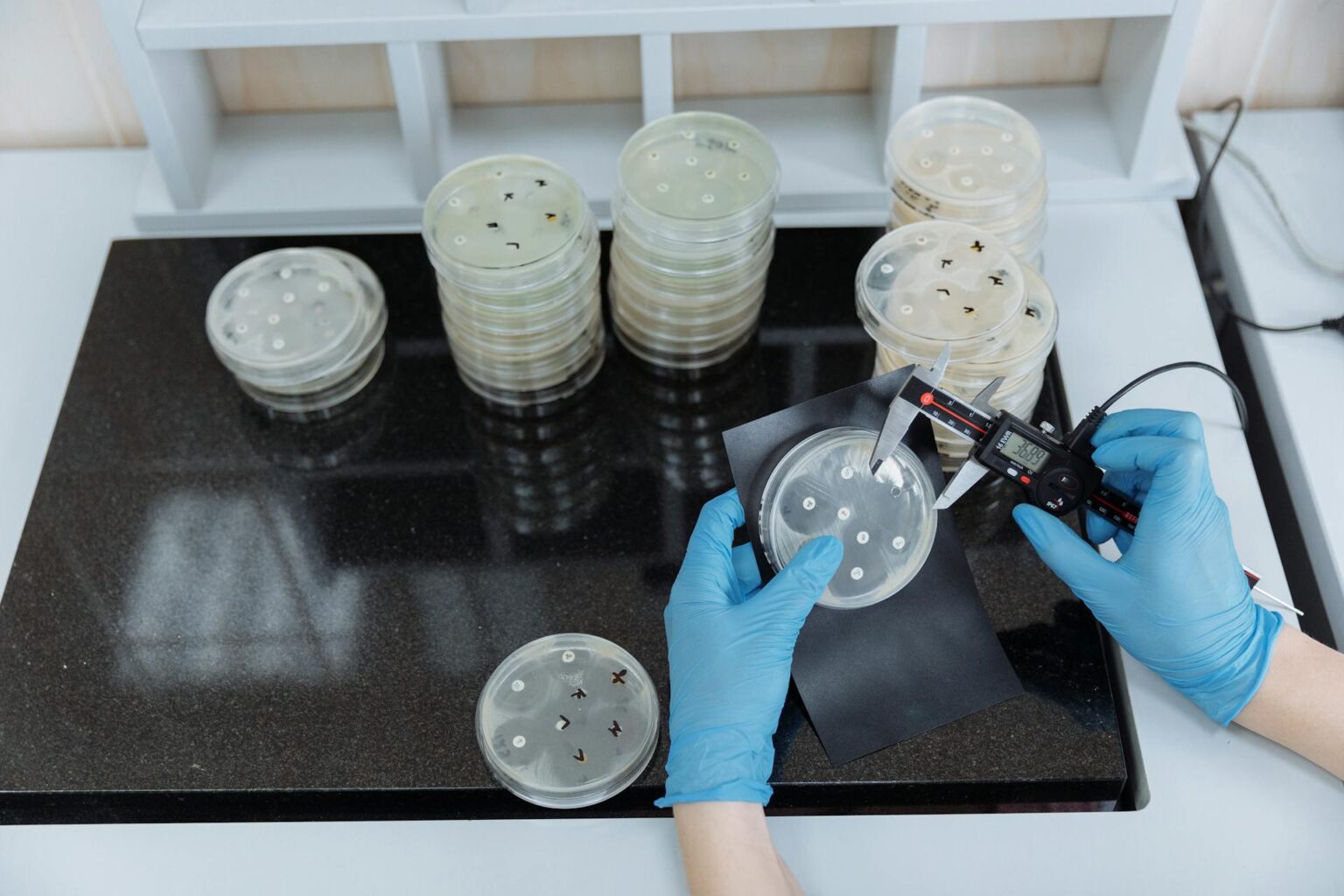 How to Establish a Cleanroom Monitoring Plan - CAS Dataloggers